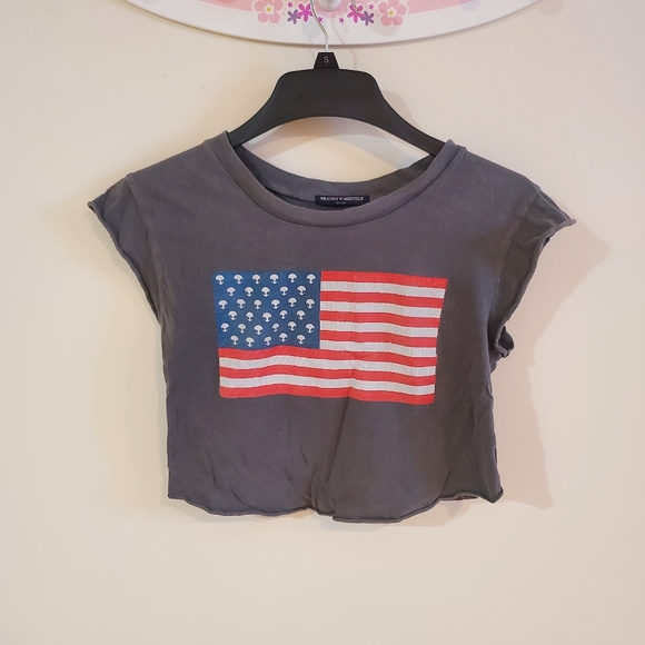 Brandy Melville | Tops | Brandy Melville Alien American Flag Crop Top ...